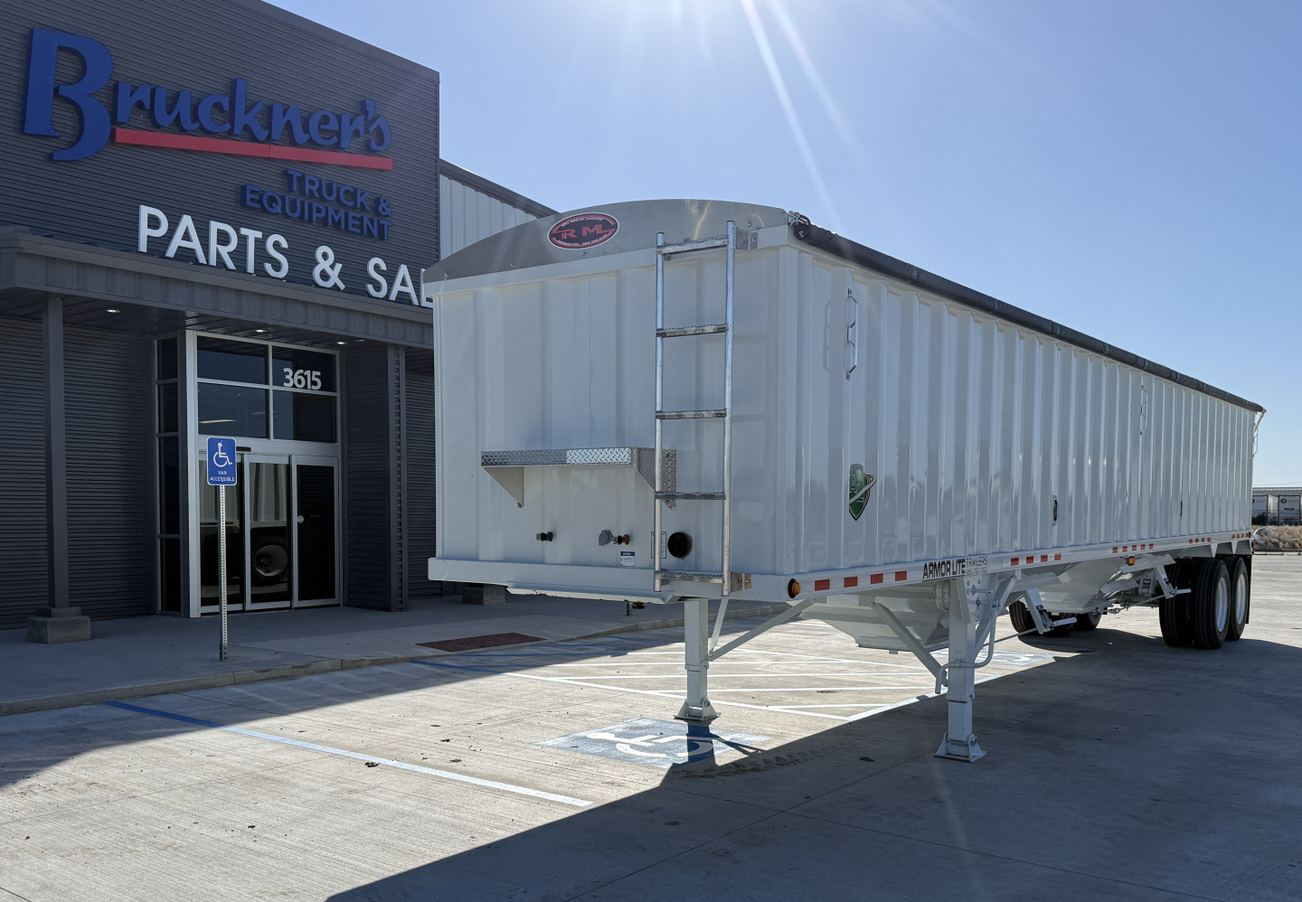 2027 Armor Lite 40' Steel Grain Hopper Hopper Trailer for Sale in Hays ...